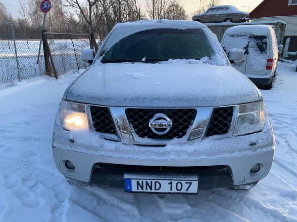 Pelēks Nissan Navara 2007 Rīga, ar dzinēja tilpumu 2.49 L un nobraukumu 220 tūkst. km par 4750 €, foto 1 vietnē AUTOMOTO.COM.LV