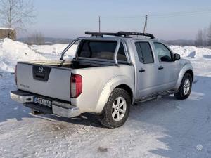 Grey Nissan Navara 2007 in Vilnius, with an engine capacity of 2.49 L and mileage of 350 thousand km for 4350 €, photo 3 on AUTOMOTO.COM.LV