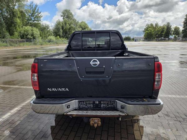 Grey Nissan Navara 2007 in Marijampole, with an engine capacity of 2.50 L and mileage of 270 thousand km for 2950 €, photo 7 on AUTOMOTO.COM.LV