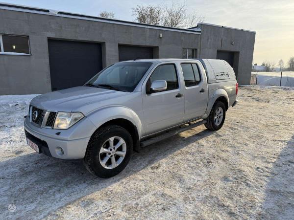 Pelēks Nissan Navara 2008 Pasvalys, ar dzinēja tilpumu 2.50 L un nobraukumu 315 tūkst. km par 5499 €, foto 1 vietnē AUTOMOTO.COM.LV
