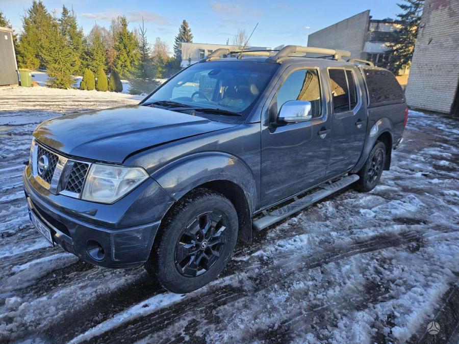 Pelēks Nissan Navara 2008 Telšiai, ar dzinēja tilpumu 2.50 L un nobraukumu 260 tūkst. km par 4600 €, foto 1 vietnē AUTOMOTO.COM.LV
