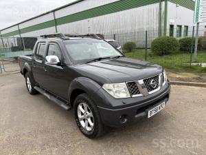 Pelēks Nissan Navara 2009 Rīga, ar dzinēja tilpumu 2.50 L un nobraukumu 225 tūkst. km par 4300 €, foto  vietnē AUTOMOTO.COM.LV