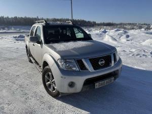 Grey Nissan Navara 2011 in Vilnius, with an engine capacity of 2.50 L and mileage of 221 thousand km for 4900 €, photo  on AUTOMOTO.COM.LV