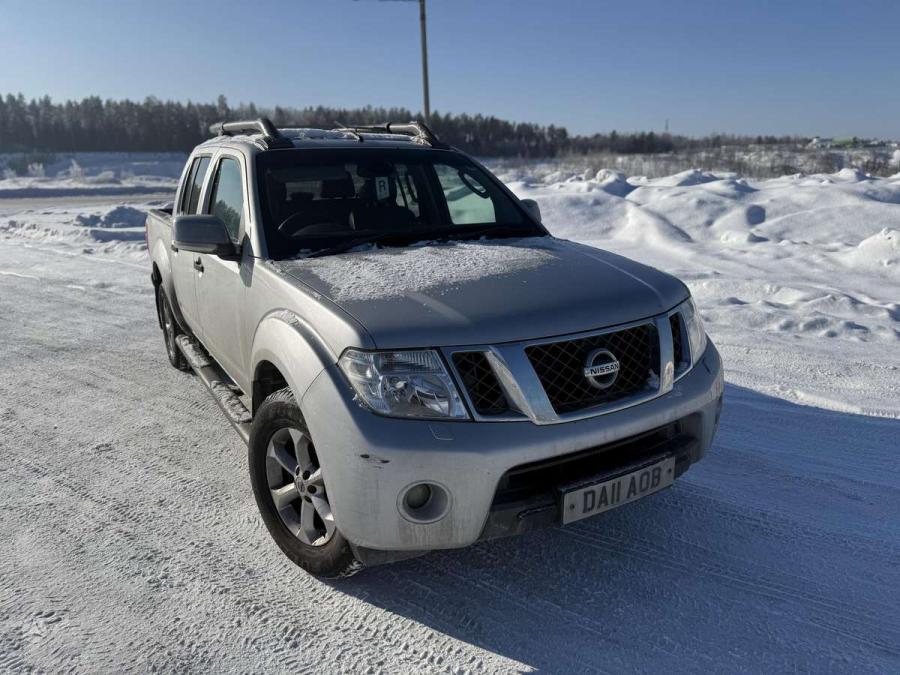 Pelēks Nissan Navara 2011 Viļņa, ar dzinēja tilpumu 2.50 L un nobraukumu 221 tūkst. km par 4900 €, foto 1 vietnē AUTOMOTO.COM.LV
