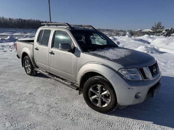 Pelēks Nissan Navara 2011 Viļņa, ar dzinēja tilpumu 2.50 L un nobraukumu 221 tūkst. km par 4900 €, foto 4 vietnē AUTOMOTO.COM.LV