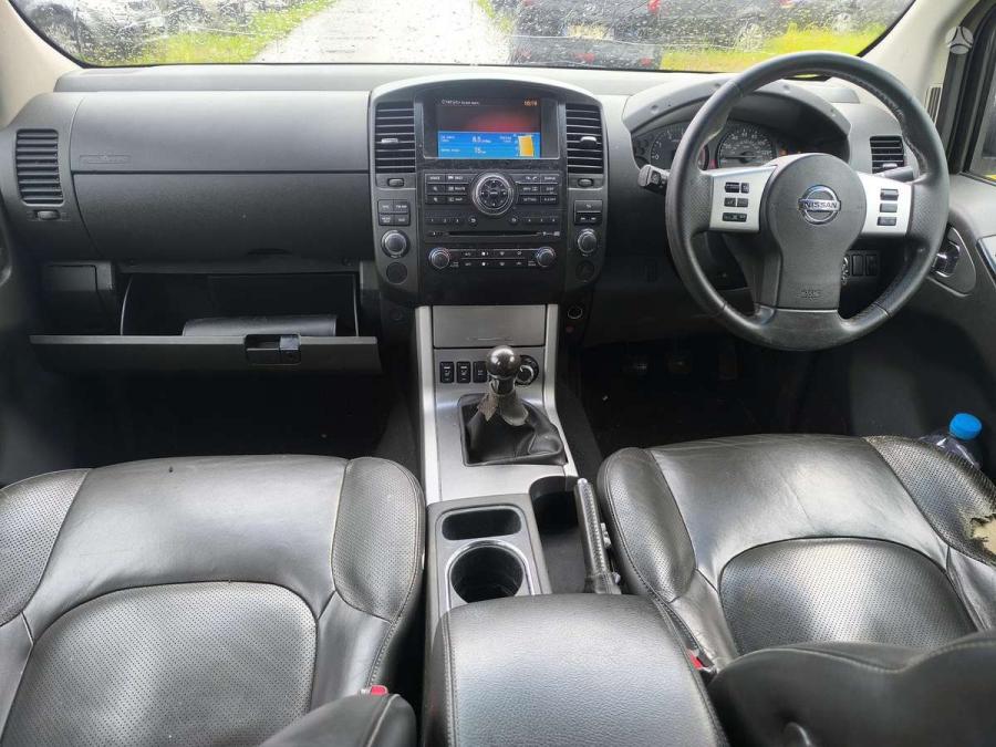 Pelēks Nissan Navara 2012 Kauņa, ar dzinēja tilpumu 2.50 L un nobraukumu 193 tūkst. km par 4500 €, foto 9 vietnē AUTOMOTO.COM.LV