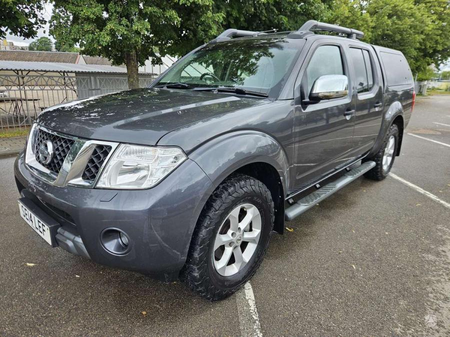 Grey Nissan Navara 2014 in Telschi, with an engine capacity of 2.50 L and mileage of 127 thousand km for 4800 €, photo 3 on AUTOMOTO.COM.LV
