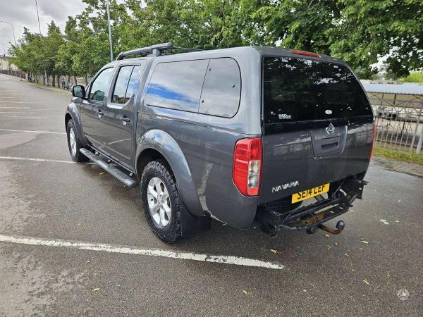 Grey Nissan Navara 2014 in Telschi, with an engine capacity of 2.50 L and mileage of 127 thousand km for 4800 €, photo 4 on AUTOMOTO.COM.LV