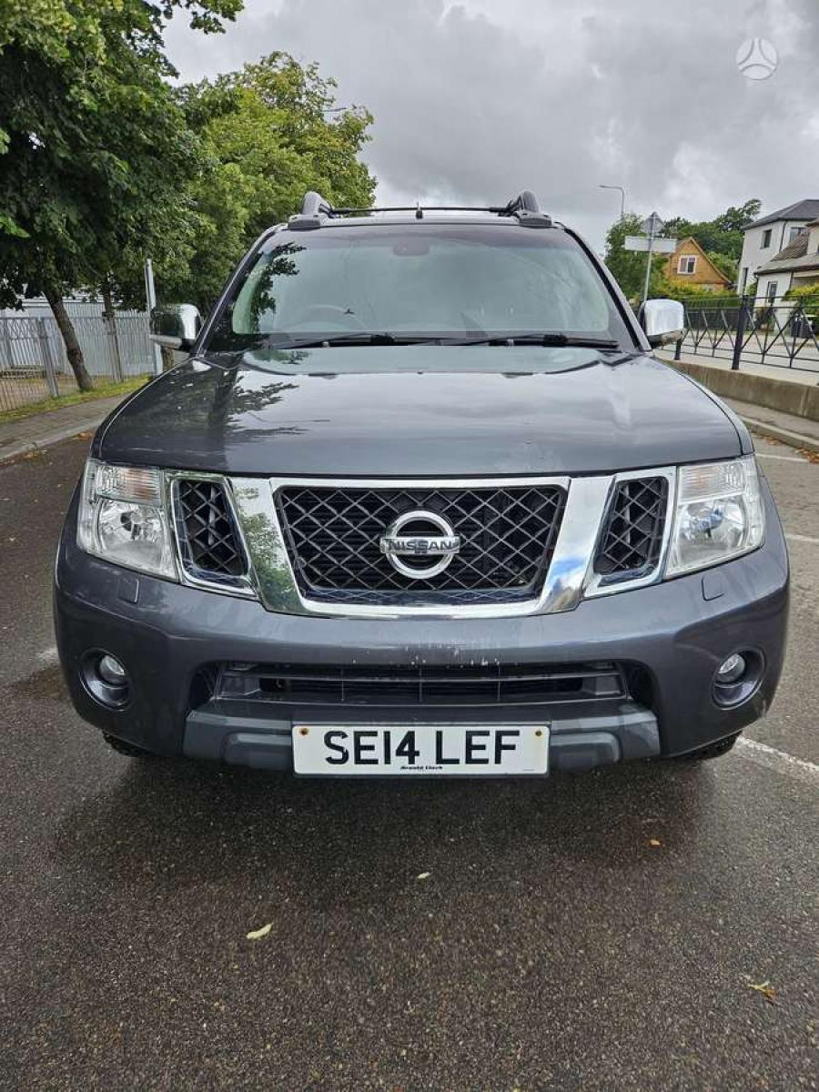 Grey Nissan Navara 2014 in Telschi, with an engine capacity of 2.50 L and mileage of 127 thousand km for 4800 €, photo 6 on AUTOMOTO.COM.LV