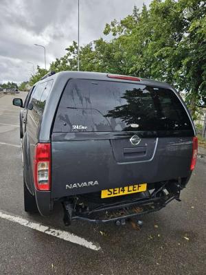 Grey Nissan Navara 2014 in Telschi, with an engine capacity of 2.50 L and mileage of 127 thousand km for 4800 €, photo 7 on AUTOMOTO.COM.LV
