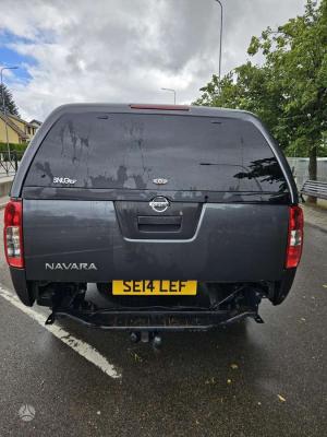 Grey Nissan Navara 2014 in Telschi, with an engine capacity of 2.50 L and mileage of 127 thousand km for 4800 €, photo 8 on AUTOMOTO.COM.LV