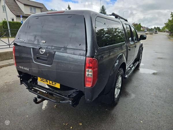 Grey Nissan Navara 2014 in Telschi, with an engine capacity of 2.50 L and mileage of 127 thousand km for 4800 €, photo 8 on AUTOMOTO.COM.LV