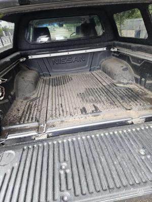 Grey Nissan Navara 2014 in Telschi, with an engine capacity of 2.50 L and mileage of 127 thousand km for 4800 €, photo 18 on AUTOMOTO.COM.LV