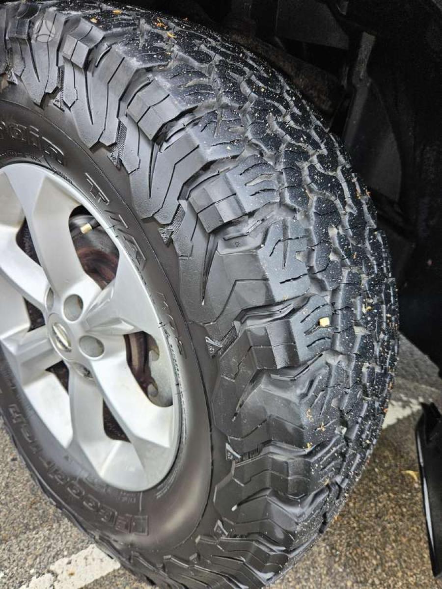 Grey Nissan Navara 2014 in Telschi, with an engine capacity of 2.50 L and mileage of 127 thousand km for 4800 €, photo 20 on AUTOMOTO.COM.LV