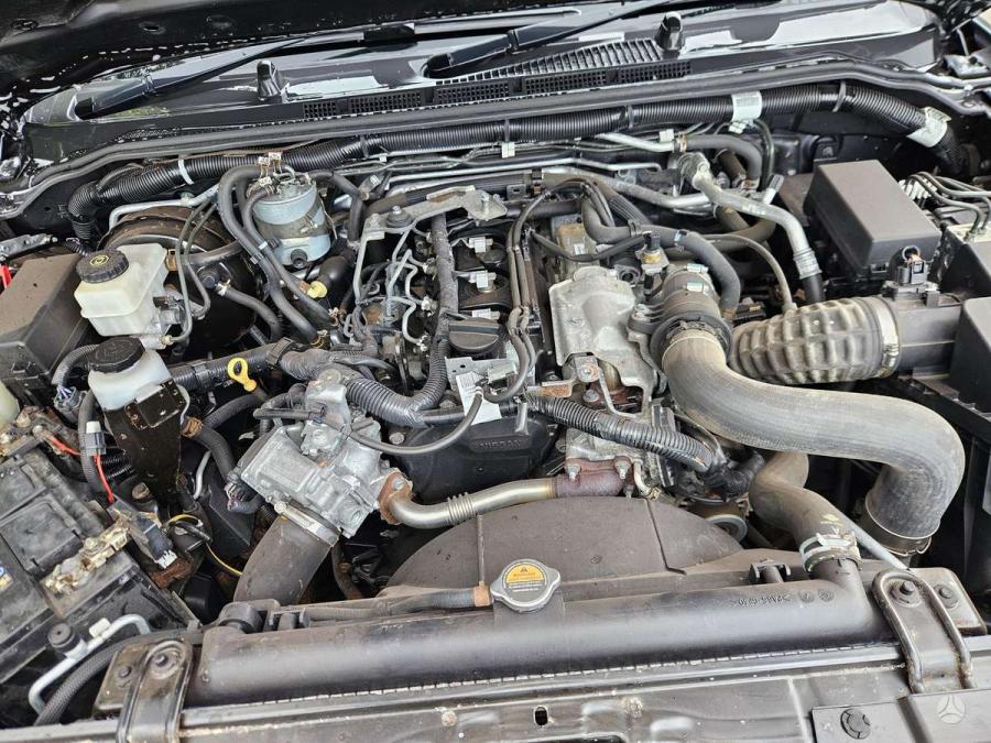 Grey Nissan Navara 2014 in Telschi, with an engine capacity of 2.50 L and mileage of 127 thousand km for 4800 €, photo 26 on AUTOMOTO.COM.LV