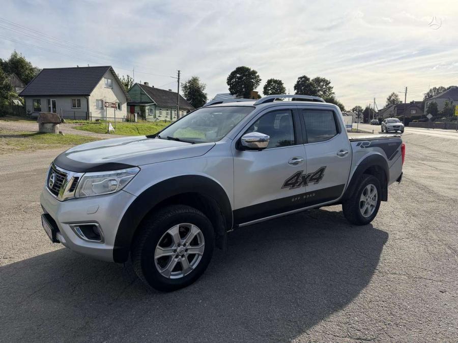 Grey Nissan Navara 2016 in Skaudvile, with an engine capacity of 2.30 L and mileage of 319 thousand km for 10900 €, photo 1 on AUTOMOTO.COM.LV