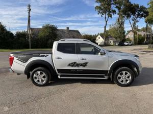 Grey Nissan Navara 2016 in Skaudvile, with an engine capacity of 2.30 L and mileage of 319 thousand km for 10900 €, photo 5 on AUTOMOTO.COM.LV