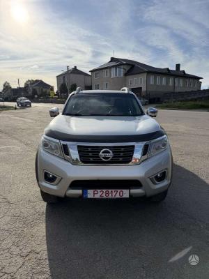 Grey Nissan Navara 2016 in Skaudvile, with an engine capacity of 2.30 L and mileage of 319 thousand km for 10900 €, photo 9 on AUTOMOTO.COM.LV