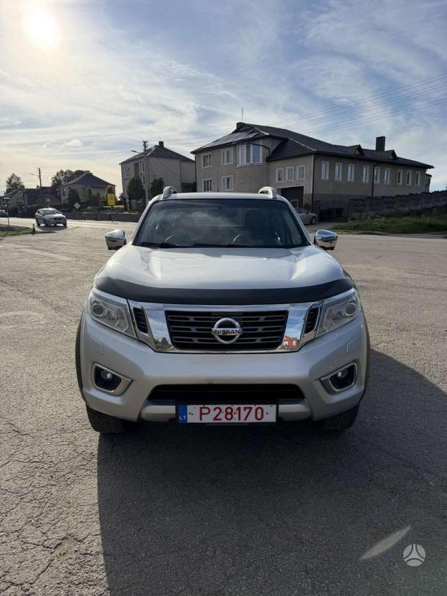 Grey Nissan Navara 2016 in Skaudvile, with an engine capacity of 2.30 L and mileage of 319 thousand km for 10900 €, photo 9 on AUTOMOTO.COM.LV