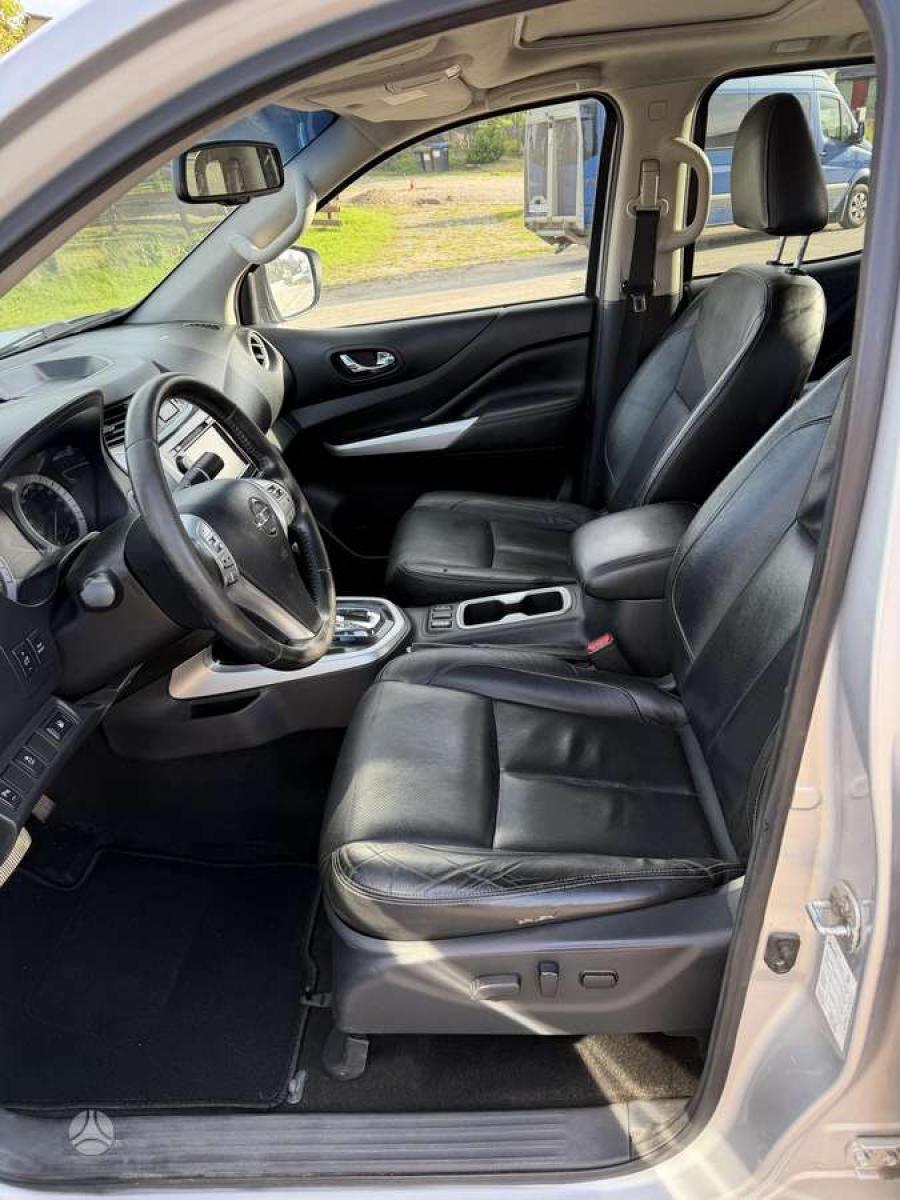 Grey Nissan Navara 2016 in Skaudvile, with an engine capacity of 2.30 L and mileage of 319 thousand km for 10900 €, photo 10 on AUTOMOTO.COM.LV