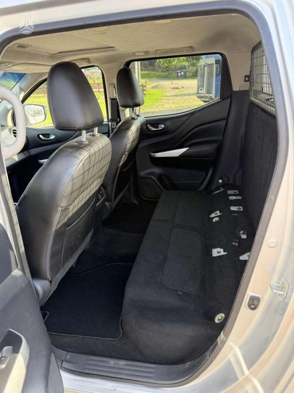 Nissan Navara 2016 in Skaudvile on AUTOMOTO.COM.LV Grey Nissan Navara 2016 in Skaudvile, with an engine capacity of 2.30 L and mileage of 319 thousand km for 10900 €, photo 11 on AUTOMOTO.COM.LV