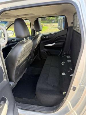 Grey Nissan Navara 2016 in Skaudvile, with an engine capacity of 2.30 L and mileage of 319 thousand km for 10900 €, photo 11 on AUTOMOTO.COM.LV