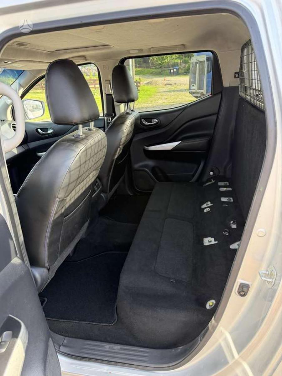 Grey Nissan Navara 2016 in Skaudvile, with an engine capacity of 2.30 L and mileage of 319 thousand km for 10900 €, photo 11 on AUTOMOTO.COM.LV