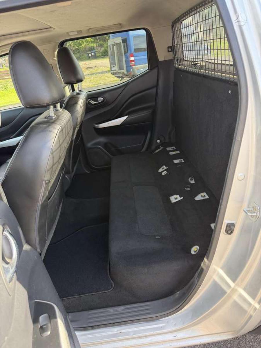 Grey Nissan Navara 2016 in Skaudvile, with an engine capacity of 2.30 L and mileage of 319 thousand km for 10900 €, photo 12 on AUTOMOTO.COM.LV