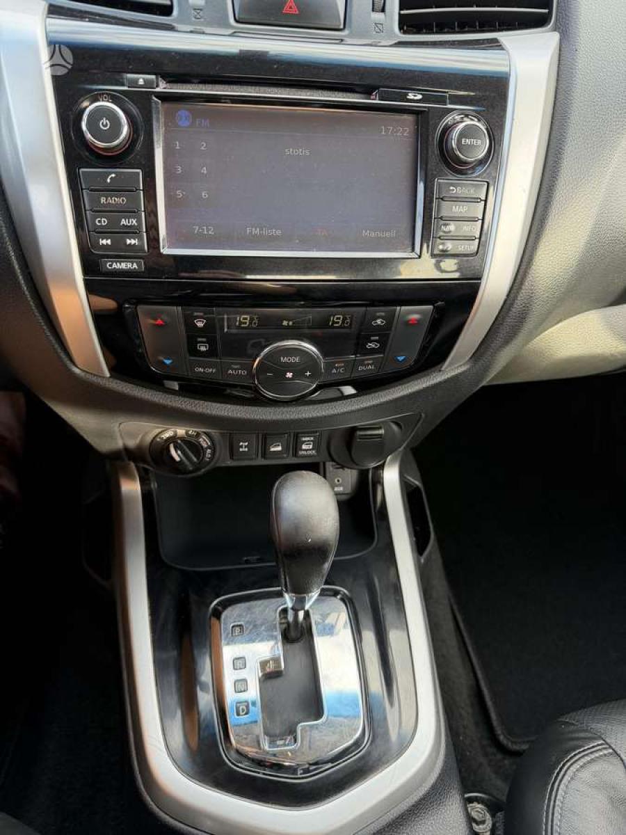 Grey Nissan Navara 2016 in Skaudvile, with an engine capacity of 2.30 L and mileage of 319 thousand km for 10900 €, photo 19 on AUTOMOTO.COM.LV