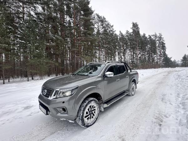 Grey Nissan Navara 2017 in Talsi, with an engine capacity of 2.30 L and mileage of 216 thousand km for 14500 €, photo 2 on AUTOMOTO.COM.LV
