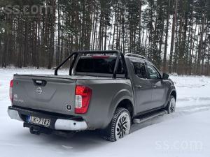 Pelēks Nissan Navara 2017 Talsi, ar dzinēja tilpumu 2.30 L un nobraukumu 216 tūkst. km par 14500 €, foto 4 vietnē AUTOMOTO.COM.LV