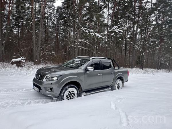 Grey Nissan Navara 2017 in Talsi, with an engine capacity of 2.30 L and mileage of 216 thousand km for 14500 €, photo 6 on AUTOMOTO.COM.LV