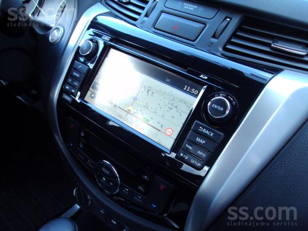 Grey Nissan Navara 2019 in Riga, with an engine capacity of 2.30 L and mileage of 102 thousand km for 24000 €, photo 8 on AUTOMOTO.COM.LV