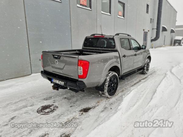 Pelēks Nissan Navara 2020 Tallina, ar dzinēja tilpumu 2.30 L un nobraukumu 215 tūkst. km par 20800 €, foto 3 vietnē AUTOMOTO.COM.LV