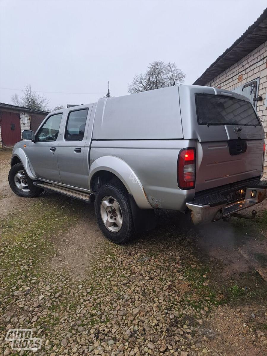 Nissan Navara 2003 in Jelgava, with an engine capacity of 2.50 L and mileage of 315 thousand km for 4200 €, photo 4 on AUTOMOTO.COM.LV