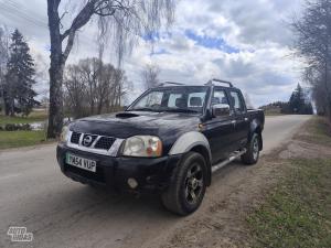 Nissan Navara 2004 in Taurage, with an engine capacity of 2.50 L and mileage of 257 thousand km for 3000 €, photo  on AUTOMOTO.COM.LV