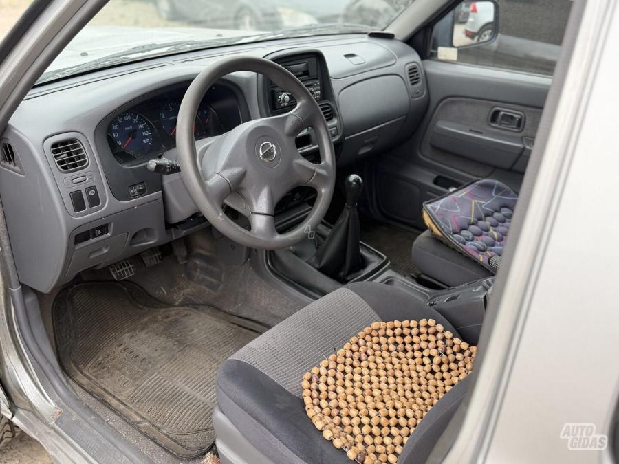 Nissan Navara 2005 in Siauliai, with an engine capacity of 2.50 L and mileage of 158 thousand km for 2300 €, photo 12 on AUTOMOTO.COM.LV
