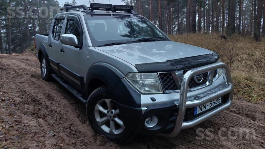 Nissan Navara 2006 in Riga, with an engine capacity of 2.50 L and mileage of 296 thousand km for 5950 €, photo 1 on AUTOMOTO.COM.LV