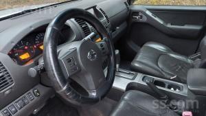 Nissan Navara 2006 in Riga, with an engine capacity of 2.50 L and mileage of 296 thousand km for 5950 €, photo 3 on AUTOMOTO.COM.LV