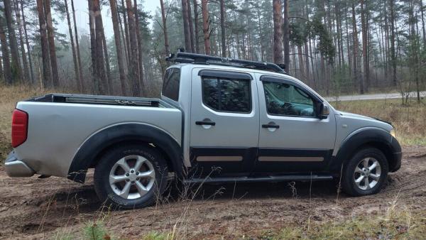 Nissan Navara 2006 in Riga, with an engine capacity of 2.50 L and mileage of 296 thousand km for 5950 €, photo 9 on AUTOMOTO.COM.LV
