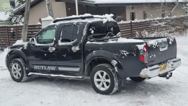 Nissan Navara 2006 in Vilnius, with an engine capacity of 2.50 L and mileage of 270 thousand km for 3200 €, photo 2 on AUTOMOTO.COM.LV
