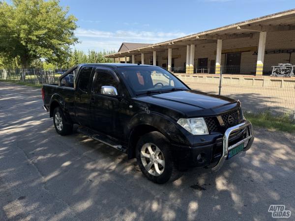 Nissan Navara 2006 in Pasvalys, with an engine capacity of 2.50 L and mileage of 300 thousand km for 4499 €, photo 2 on AUTOMOTO.COM.LV