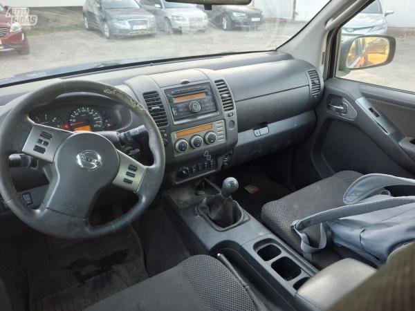 Nissan Navara 2007 in Utena, with an engine capacity of 2.50 L and mileage of 400 thousand km for 3700 €, photo 9 on AUTOMOTO.COM.LV