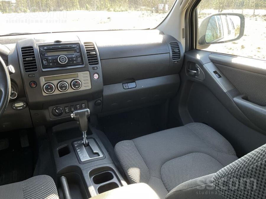 Nissan Navara 2008 in Tallinn, with an engine capacity of 2.50 L and mileage of 297 thousand km for 5950 €, photo 7 on AUTOMOTO.COM.LV