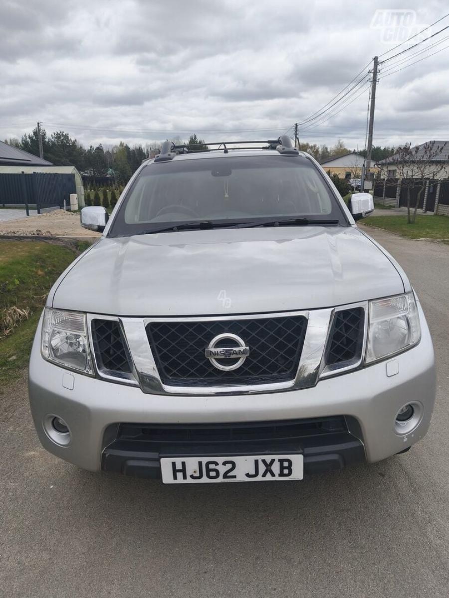 Nissan Navara 2012 in Panevezys, with an engine capacity of 2.50 L and mileage of 157 thousand km for 4555 €, photo 3 on AUTOMOTO.COM.LV