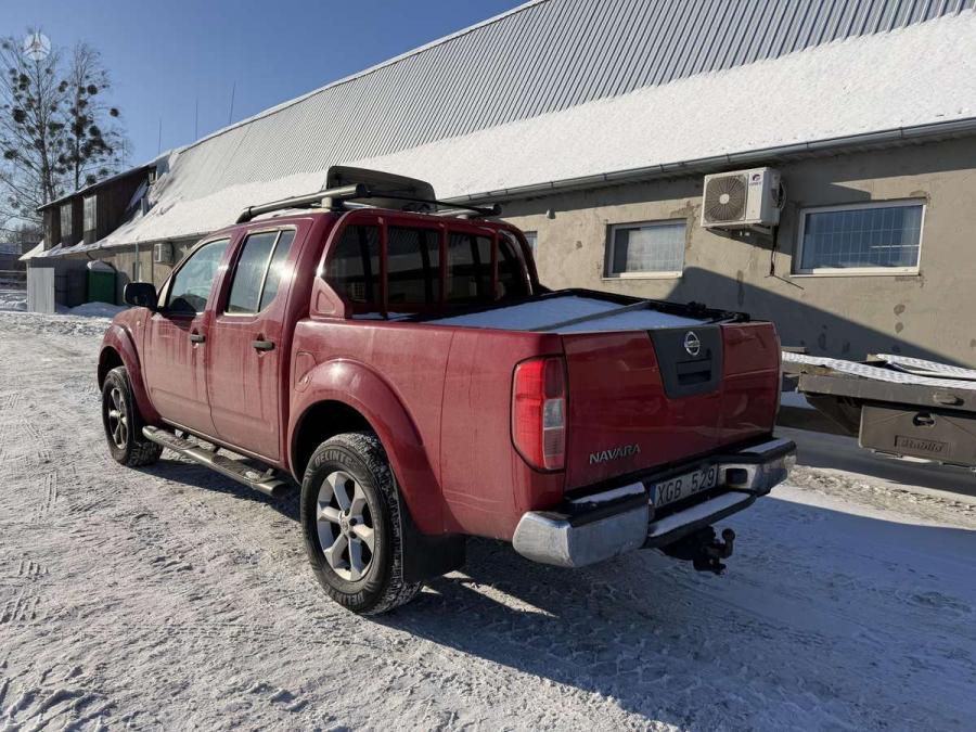 Sarkans Nissan Navara 2006 Kauņa, ar dzinēja tilpumu 2.50 L un nobraukumu 223 tūkst. km par 4200 €, foto 5 vietnē AUTOMOTO.COM.LV