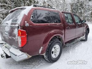 Red Nissan Navara 2007 in Otepaa, with an engine capacity of 2.50 L and mileage of 272 thousand km for 5750 €, photo 6 on AUTOMOTO.COM.LV