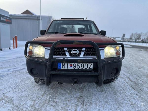 Sarkans Nissan Navara 2003 Marijampole, ar dzinēja tilpumu 2.49 L un nobraukumu 177 tūkst. km par 3699 €, foto 2 vietnē AUTOMOTO.COM.LV