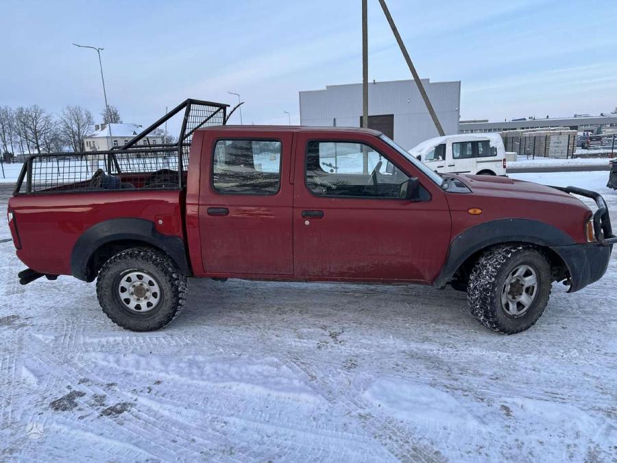 Sarkans Nissan Navara 2003 Marijampole, ar dzinēja tilpumu 2.49 L un nobraukumu 177 tūkst. km par 3699 €, foto 7 vietnē AUTOMOTO.COM.LV