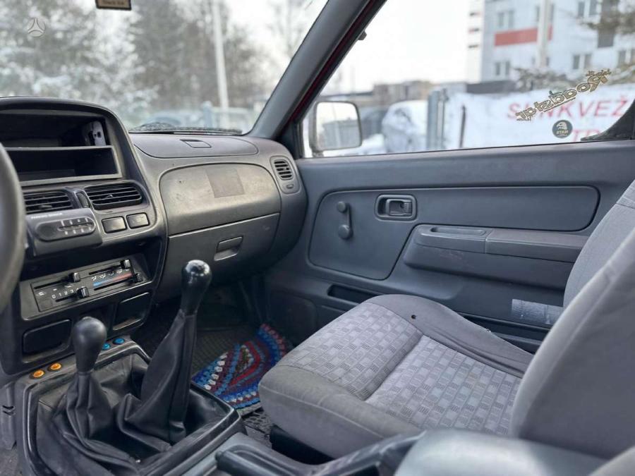 Sarkans Nissan Navara 2003 Marijampole, ar dzinēja tilpumu 2.49 L un nobraukumu 177 tūkst. km par 3699 €, foto 11 vietnē AUTOMOTO.COM.LV